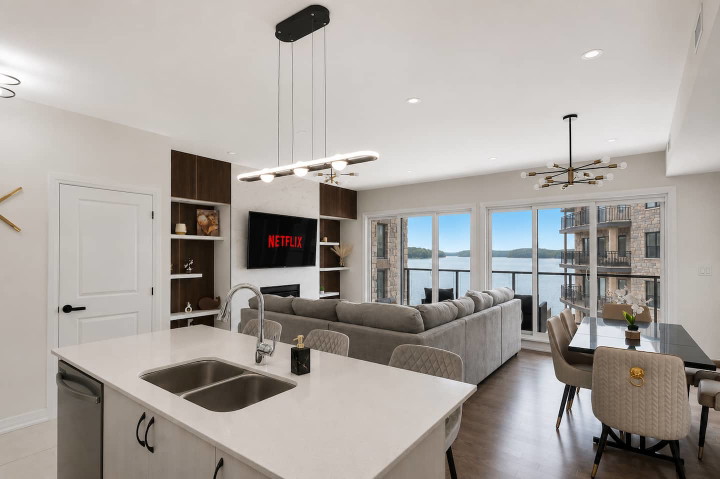 2 Br 2.5ba Beachfront Condo | Mins To Fairylake&dt - Huntsville