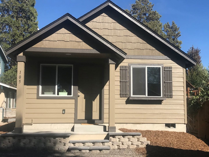Redmond Downtown Retreat - Redmond, OR
