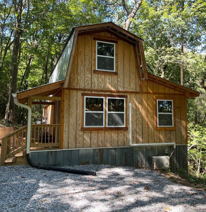 Acorn Getaway ~ Cozy Ne Ga Cabin - Cleveland, GA