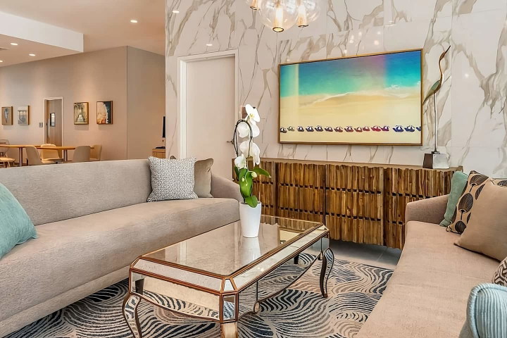Beach Getaway! Near Beach, Pool, Onsite Bar - Fort Lauderdale