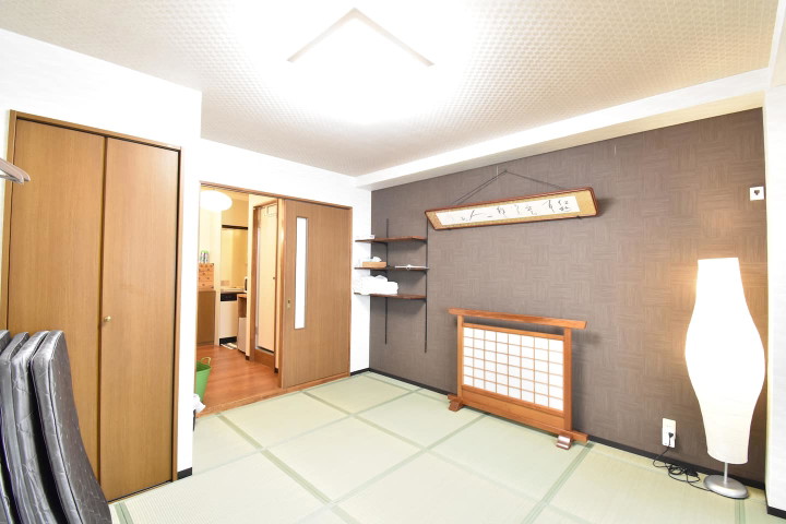 It's Located Between Jr Osaka Station And Usj! 103 - Japan