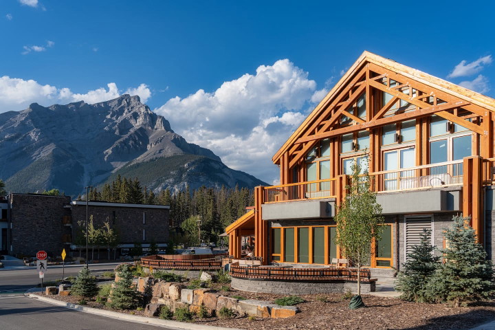 Superior Suite Overlooking Rockies - Banff