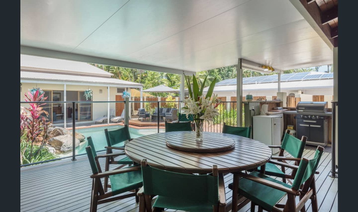 Blue Lagoon Family Home With Lagoon Style Pool - Port Douglas