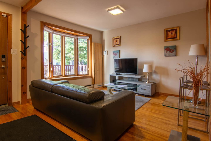 Cozy Bungalow Longueuil | 3 Br | 6 Pers - Longueuil