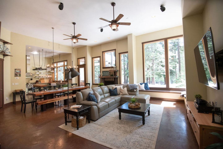 New!! Modern High-end Home On Golf Course! - Chester, CA