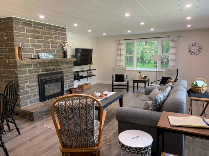 The White Cottage At Mary Lake, Port Sydney - Muskoka District Municipality