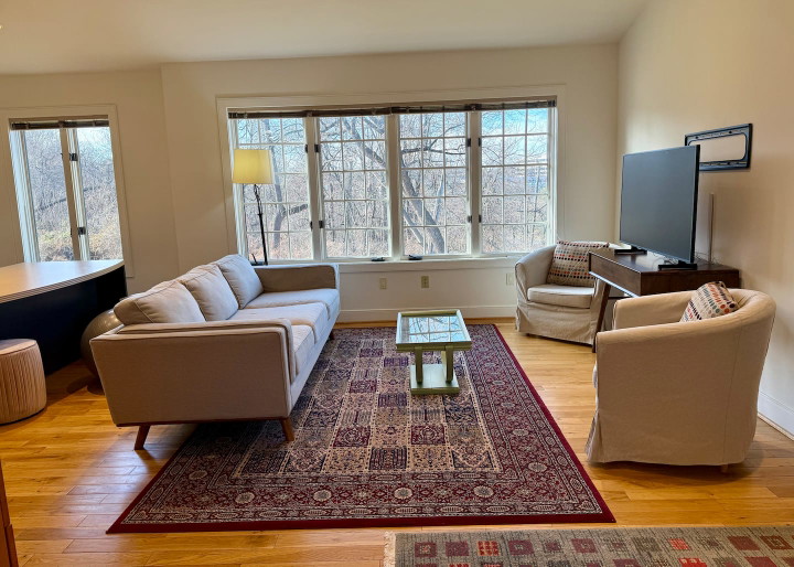 Stand Alone Radnor Carriage House By Villanova U. - Bryn Mawr, PA