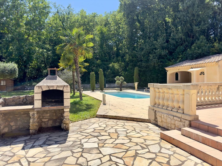 Villa Classée Sans Vis à Vis Avec Piscine Privée - Cucuron