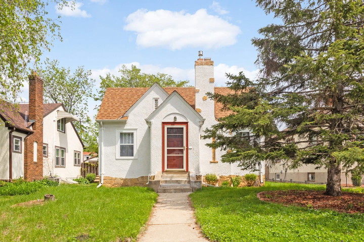 Pet Friendly Rosemond Getaway - Minneapolis, MN