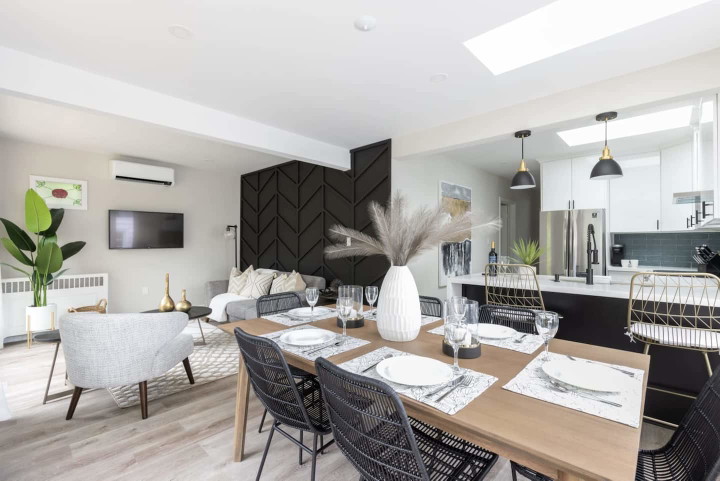 New Modern Home In Old Town! - Niagara-on-the-Lake