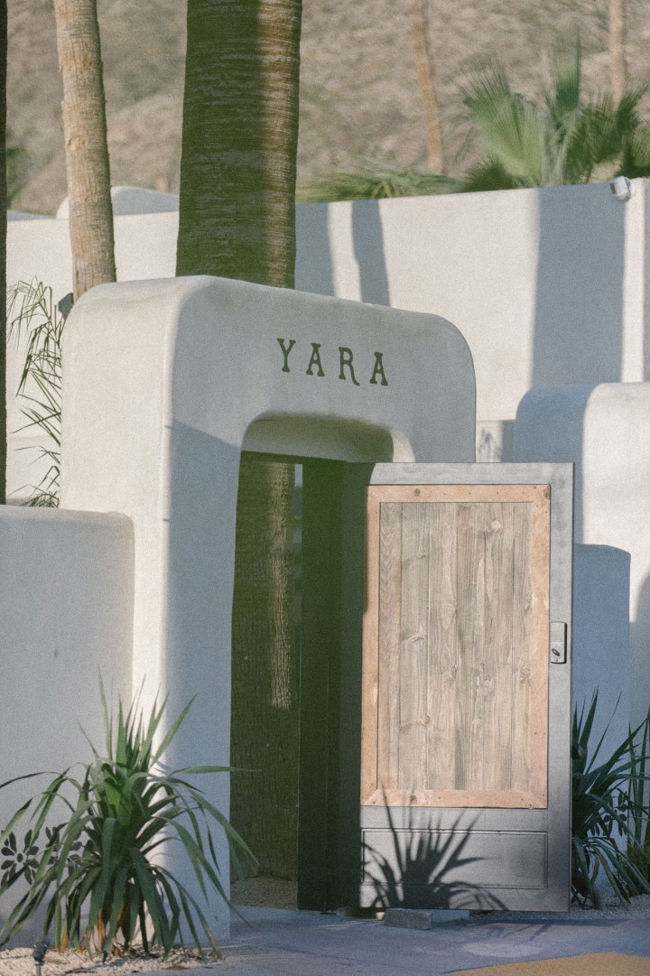 Yara Hotel - 10 Br, Sleeps 26, Pool, Hot Tub - Palm Springs, CA