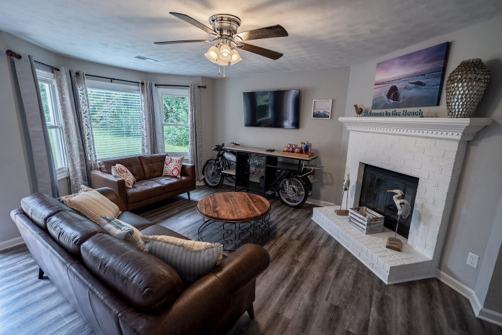 Luxurious 3 Bedrooms Townhouse Newly Renovated - Virginia Beach, VA