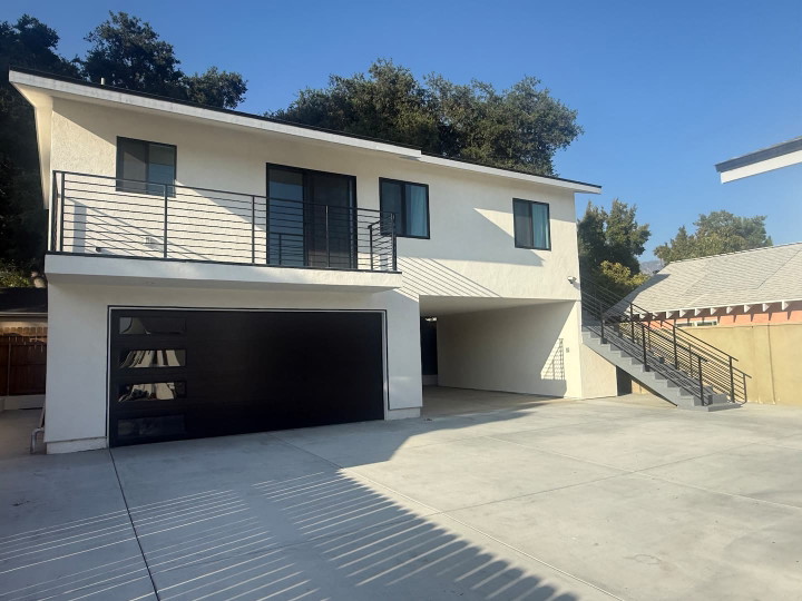 Conveniently Located Near Jpl, Rose Bowl, Freeways - Altadena, CA
