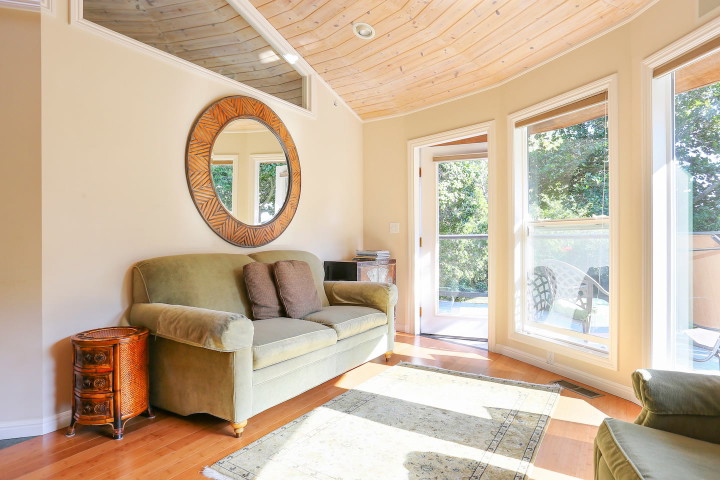 Beautiful, Secluded Bay View Cottage In The Trees - San Rafael, CA
