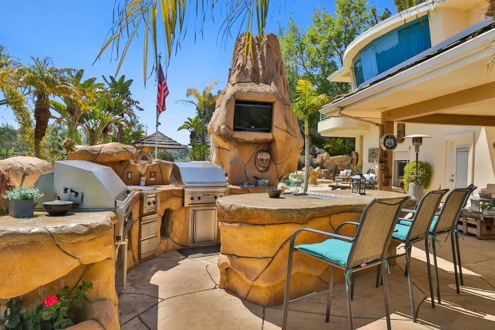 Relajante Estilo De La Isla Oasis - Camarillo, CA
