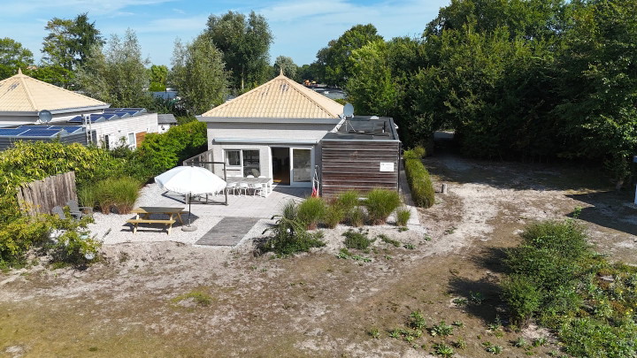 Mooie Ruime Bungalow, In De Duinen, Vlakbij Strand - Friesland
