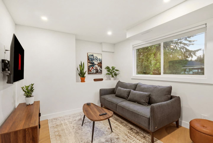 2 Mins To Dt + Easy Access To Banff | King Bed - Calgary