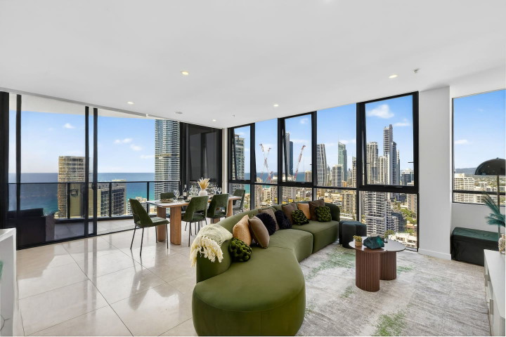 Penthouse 2br Top Floor Ocean Views & Sunrise - Surfers Paradise