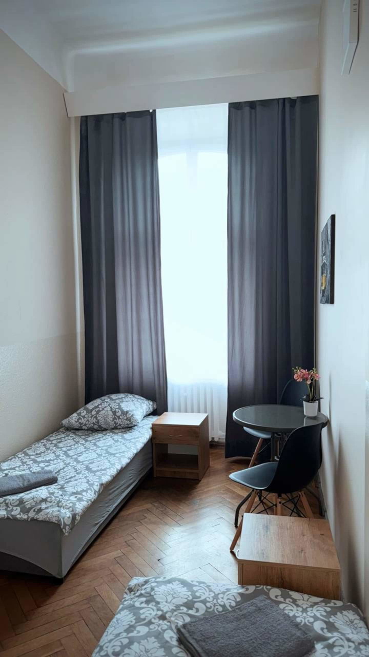 Fivehostel- Double Room With Shared Bathroom. - Krakow