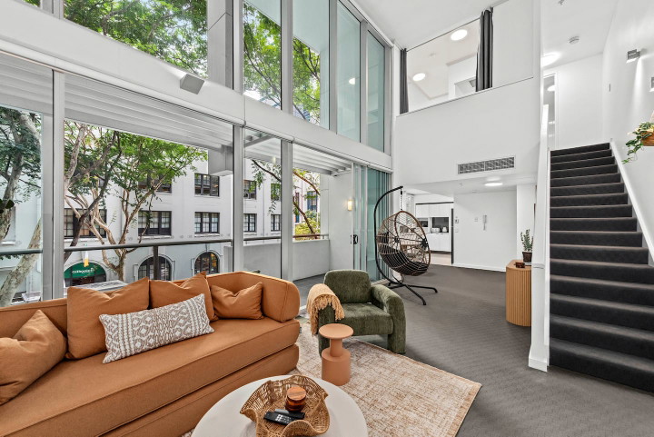 Cozy & Bright 2-story Apt W/ Pool, Gym & Parking! - Brisbane