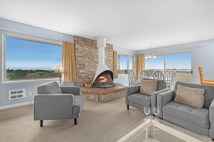 Top Floor Penthouse Suite With Ocean View - Ocean Shores, WA