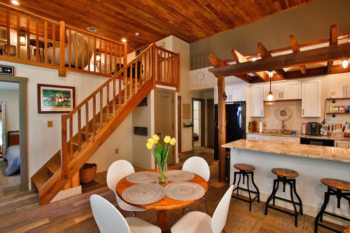 Chic Loft W/ Indoor Pergola & Lots Of Space - State of New York