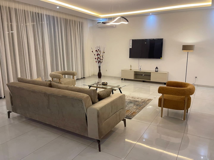 Ixora 1: Safety, Luxury, Cleanliness, Comfort - 다카르
