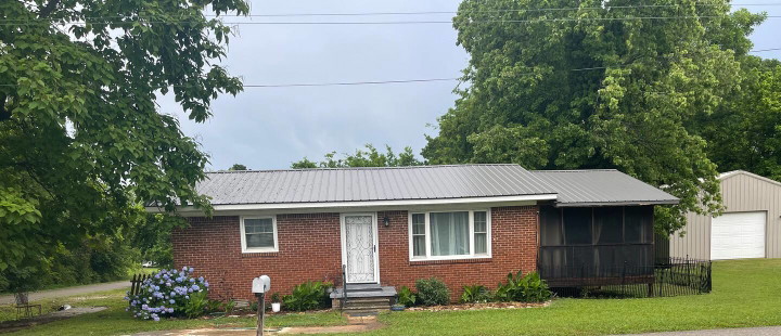Cozy, Clean, And Convenient 2 Bedroom Home - Tennessee