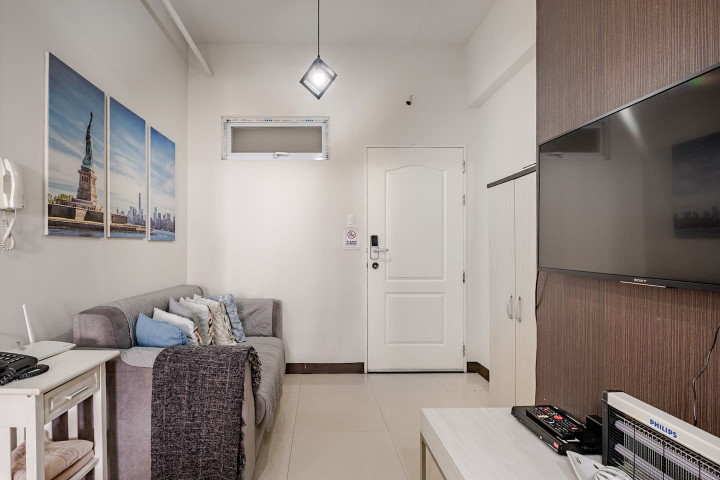 Vipstays_cosy 2-bed Staycation Hub In Tomas Morato, Qc - Quezon City