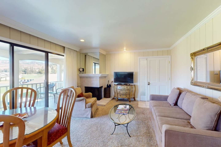 Two King Suites, Golf-view Balcony (Main Unit) - Yountville, CA