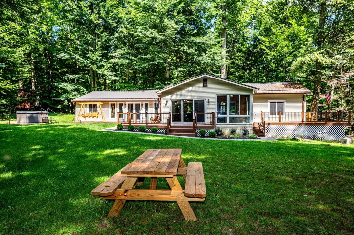 Ellison Ridge Vacation Home | Hot Tub  Secluded - Nashville, IN