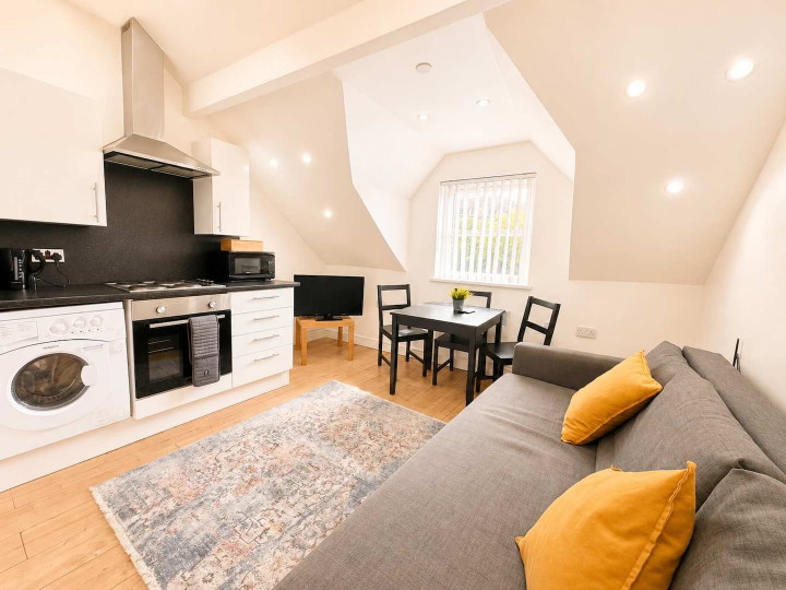 5 Mins To Centre, Park, Museum & Uni + Parking! - Cardiff