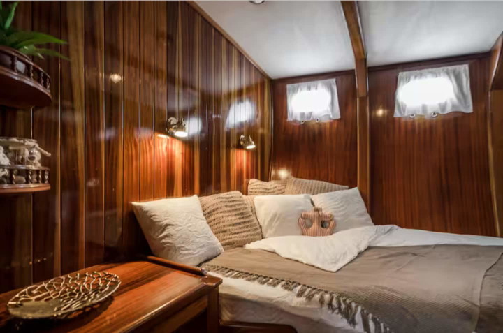 Yacht Double Bed Cabin Four - Barcelone
