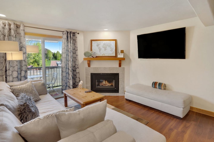Mountain Escape/king Bed/hot Tubs/steps To The Bus - Steamboat Springs, CO