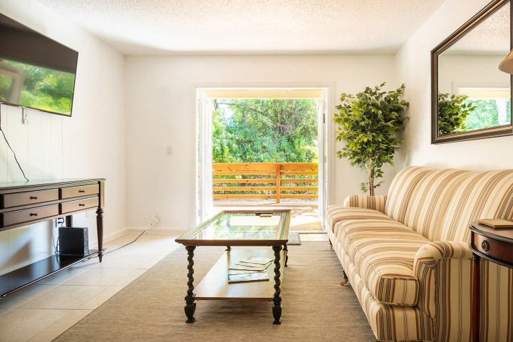 A Vacation Rental Near Downtown And The Beach. - Vero Beach, FL