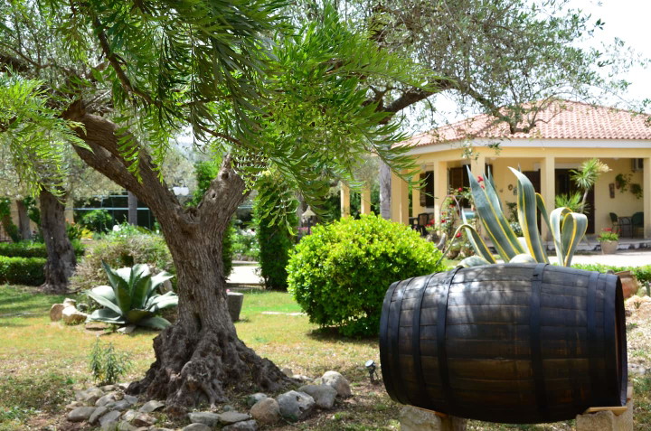 Exclusive Pool Villa - Cascina Relais - Vittoria