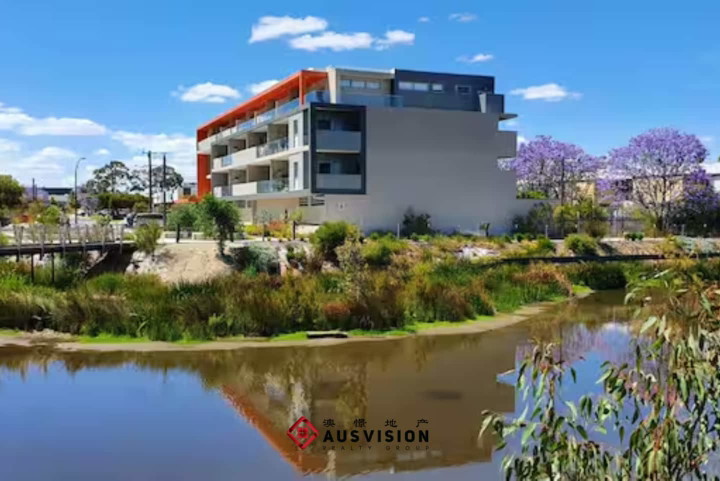 Lakeside Executive Retreat Near Westfield Shops - Riverton