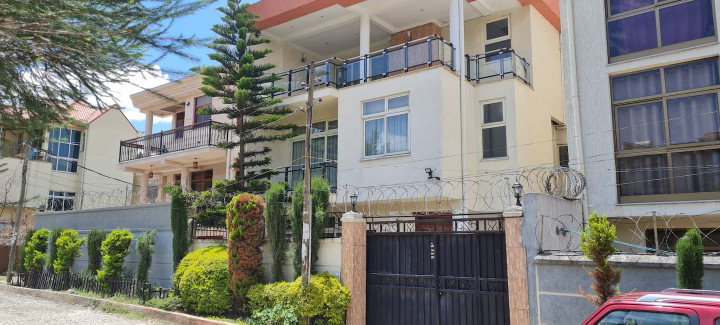 Spacious 6 Bedroom Family Villa With En-suites - Addis Ababa