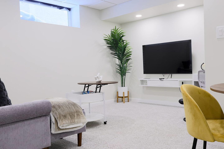 Modern Cozy Suite In Bonavista|private Entrance - Winnipeg