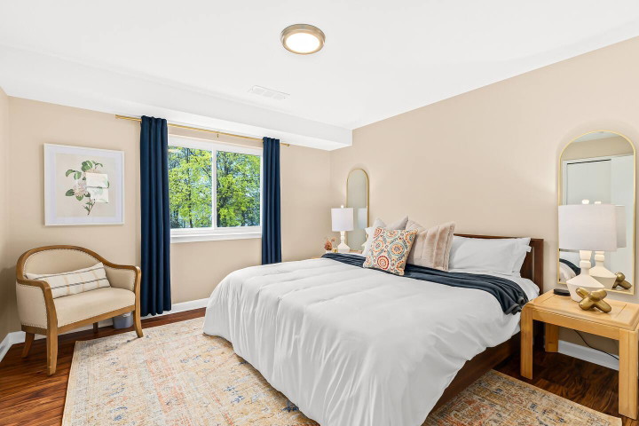 New! Cozy 1br Upper Flat Near Roseville Downtown - Sterling Heights, MI