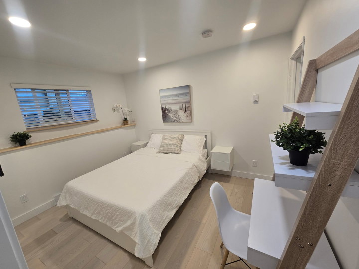Newly Renovated Bed & Bath Apt - 뉴웨스트민스터