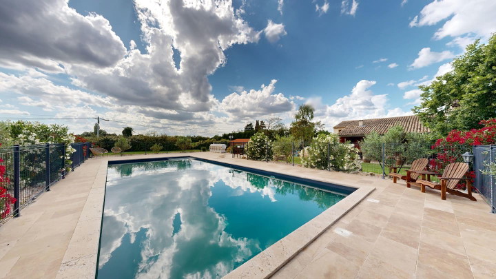 Les Gîtes Du Mas Provençal, 2 Logements, 14p - Lauris