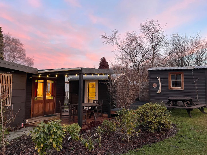 Little Hut Garden, Two Bedrooms - Arrowtown