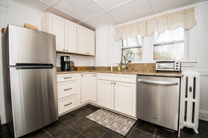 *Stay Tonight* Sunlit 2-story | Boston 25 Min - Framingham, MA