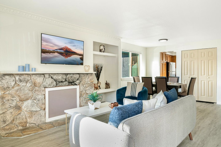 Cozy 4-bed Retreat| Near Scenic Trails| Ez Commute - Bothell, WA