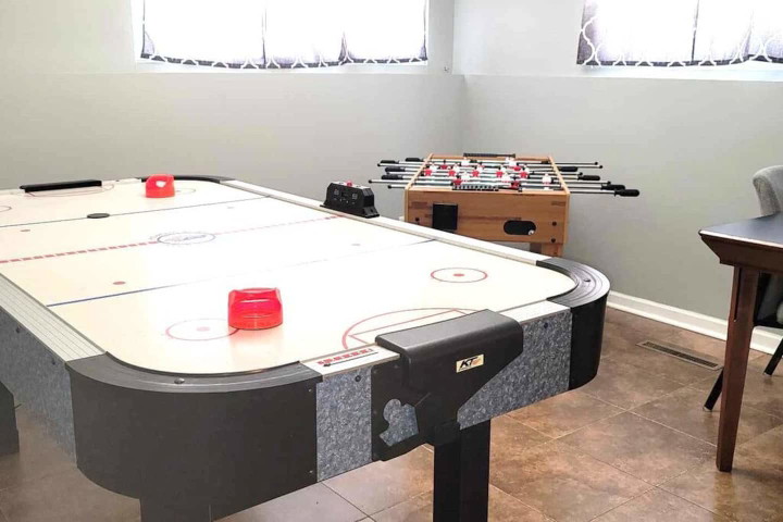 House 3br 1.5 Bath/sleeps8/ Gamerm/dogfrdly/bbq - Oswego, IL