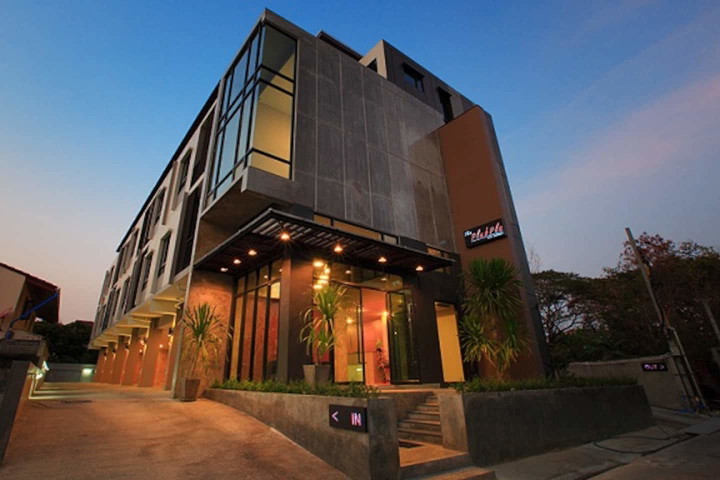 The Plubpla Serviced Apartment - Bangkok