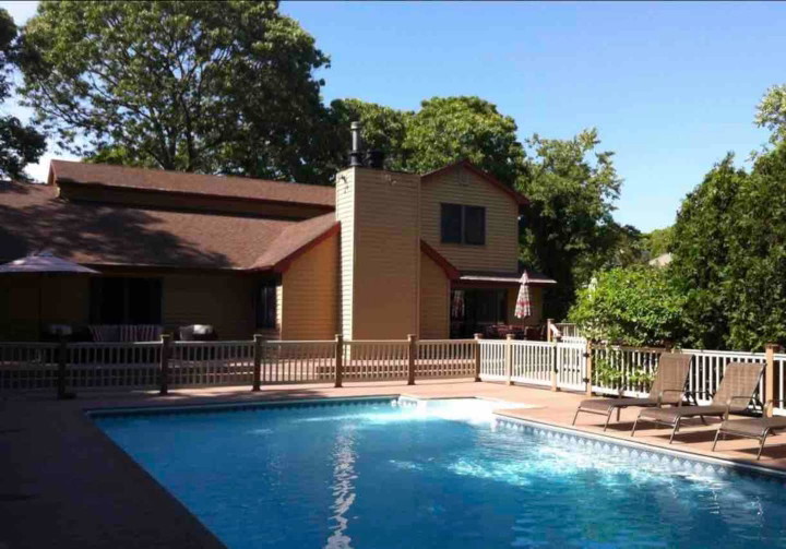 Luxury Hamptons Getaway W/ Private Pool- Sleeps 14 - Long Island, NY