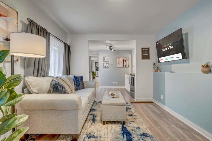 Euro Villa! Walkable Location W/ Scenic Views - Colorado Springs, CO