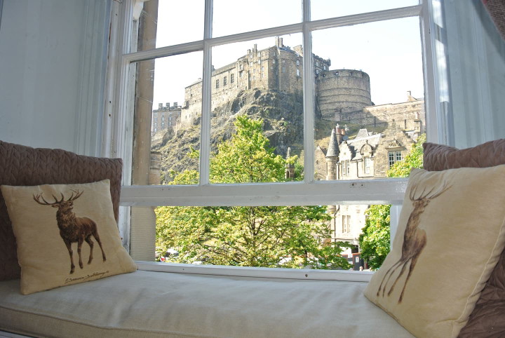Stunning Castle View Apartment In The Old Town - Edinburgh